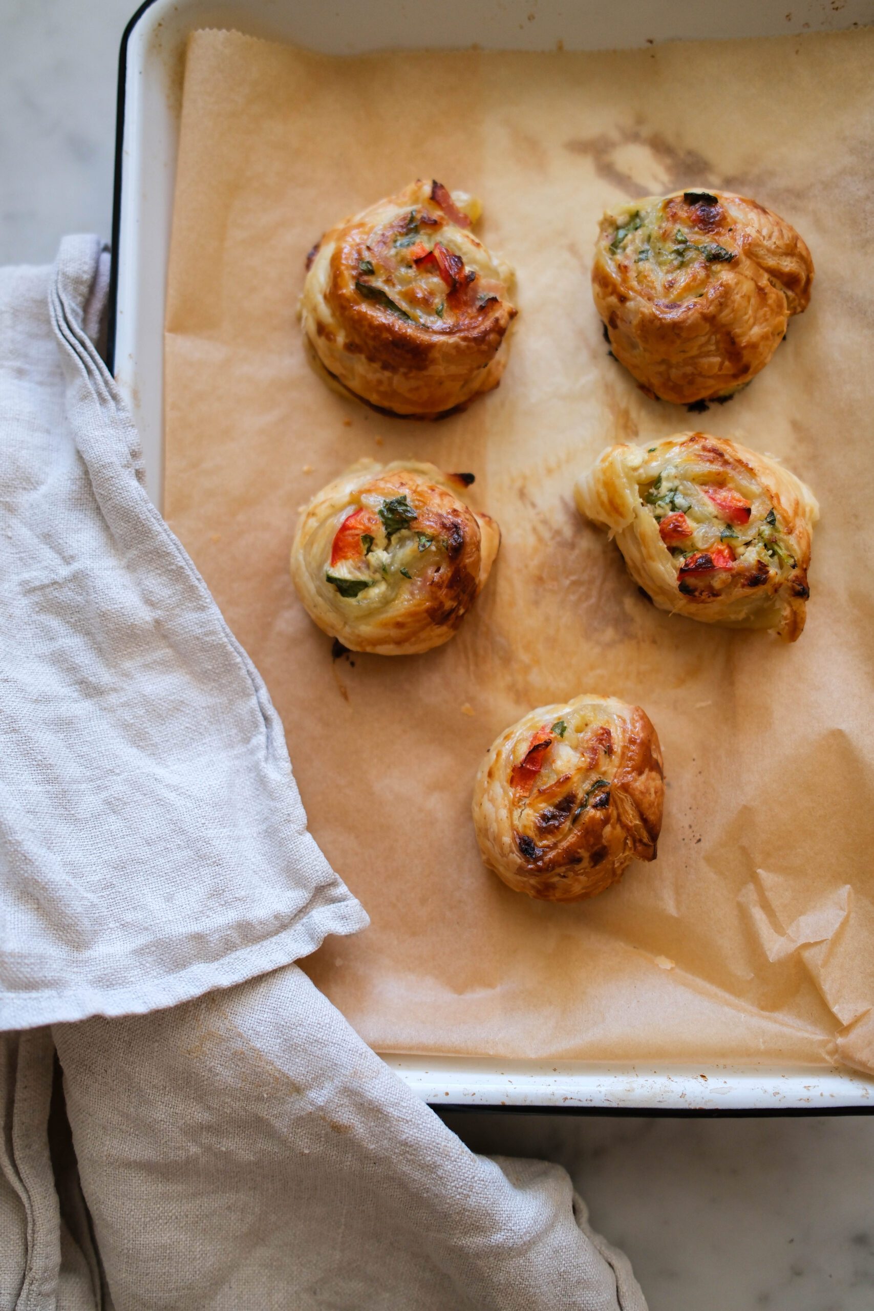 puff pastry scrolls | Boob to Food